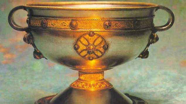 El Santo Grial está en una basílica de León revelan dos pergaminos ...