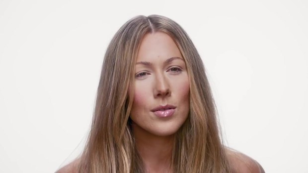 Colbie Caillat: lanza conmovedor video que critica los estándares de ...