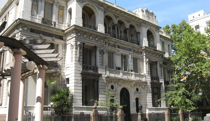 “Bruja asesina”. La Justicia procesa a un joven por racismo y xenofobia ...