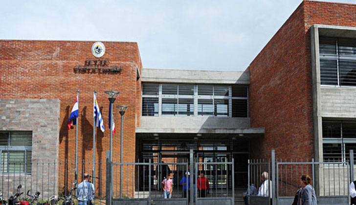 El 49% de la matrícula de UTU estudia Administración y Servicios - Noticias Uruguay, LARED21 ...