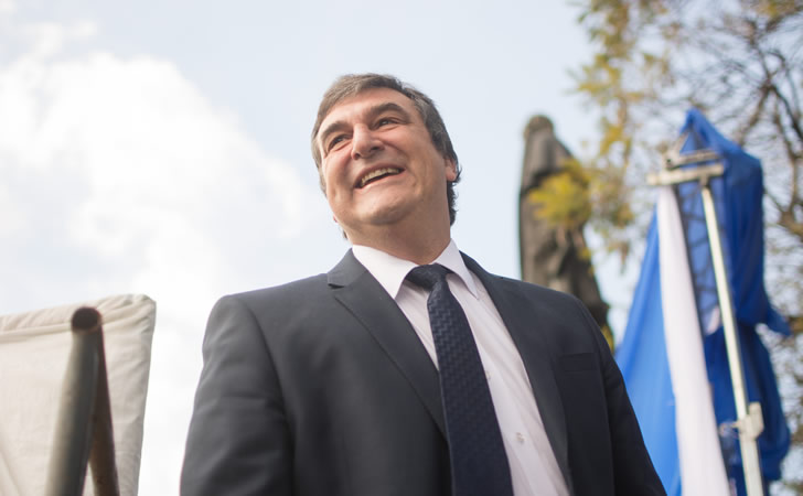 Intendente Botana reincorporó en forma directa 202 cargos de confianza ...