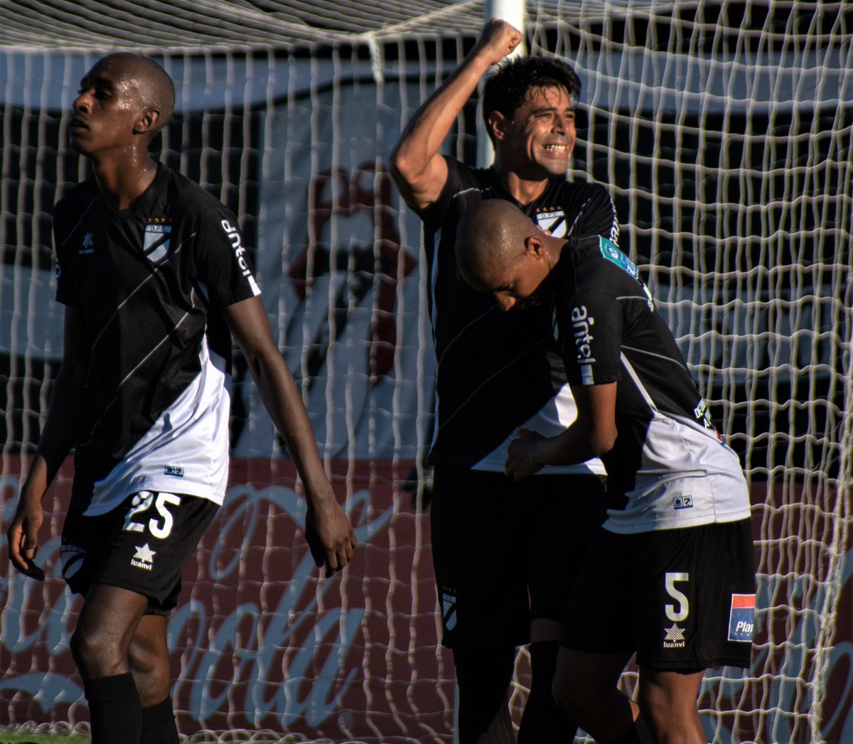 Danubio le ganó 3-2 a Progreso - Noticias Uruguay, LARED21 Diario Digital