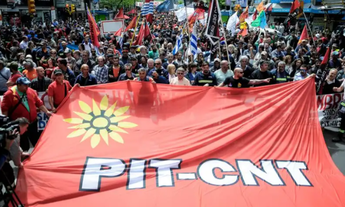 Convocan movilización masiva: PIT-CNT respalda al pueblo argentino y ...